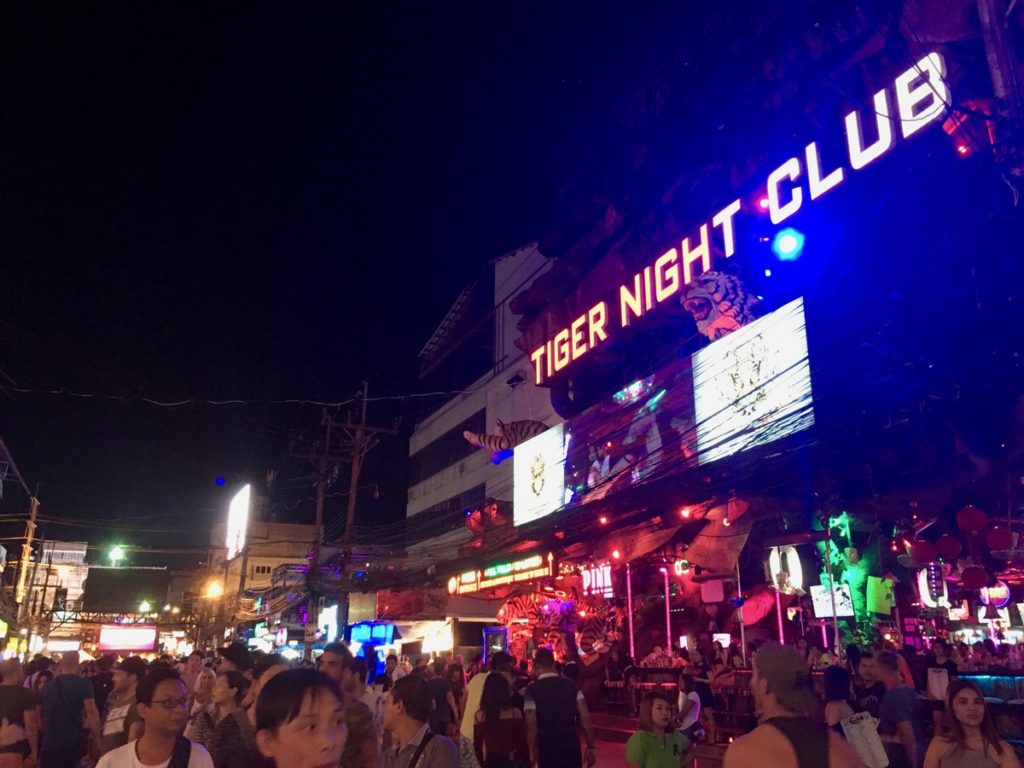 【プーケット】タイ屈指の夜遊びスポットの人気クラブ4選《パリピ超おすすめ》 | PARE-KO BLOG [パレコブログ]